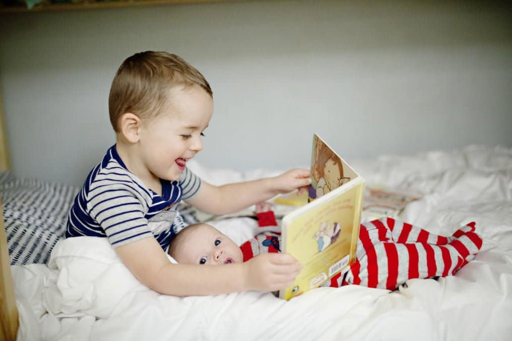 How to Choose Books for Newborn Babies